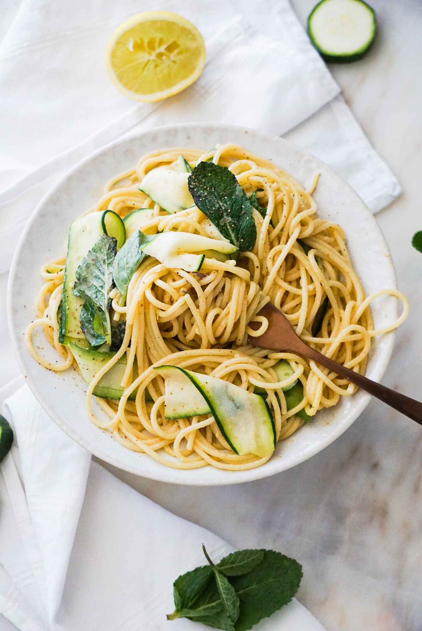 Massa com Curgete e Ervas Aromáticas - SpicyVegg